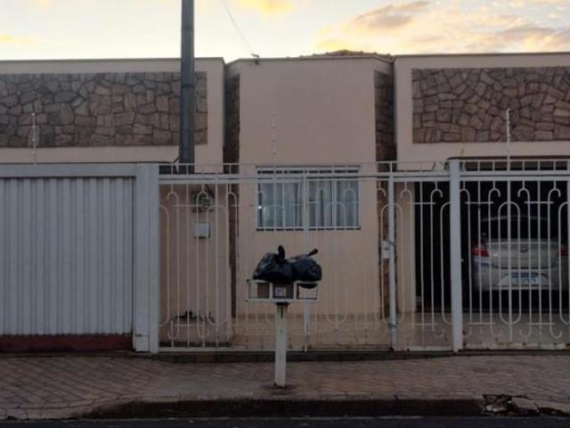 Casa para venda em Jardim Brasil de 209.00m² com 4 Quartos, 1 Suite e 2 Garagens