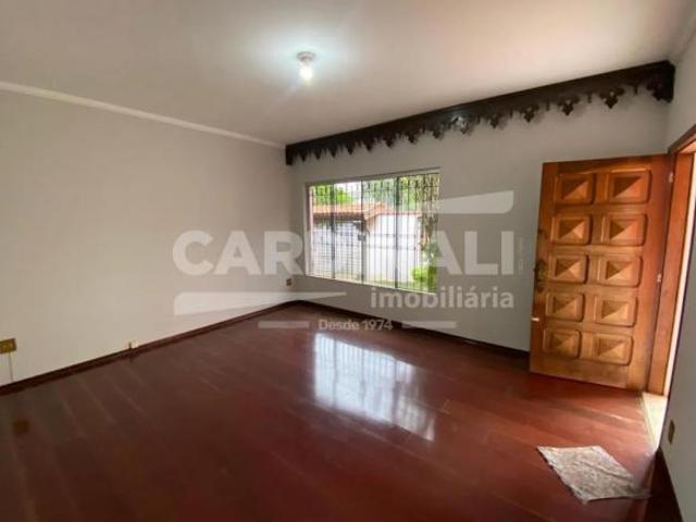 Casa para venda em Jardim Brasil de 227.00m² com 3 Quartos, 1 Suite e 4 Garagens