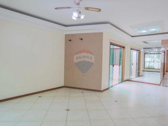 Casa para venda em Jardim Brasilândia de 245.00m² com 3 Quartos e 3 Garagens