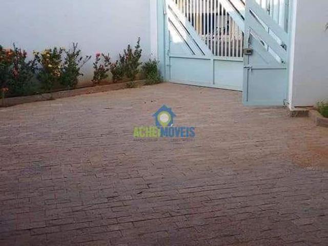 Casa para venda em Jardim Brasília de 174.00m² com 3 Quartos, 1 Suite e 3 Garagens