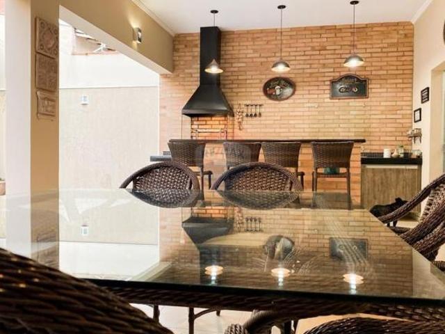 Casa para venda em Jardim Brasília de 281.00m² com 3 Quartos, 3 Suites e 3 Garagens
