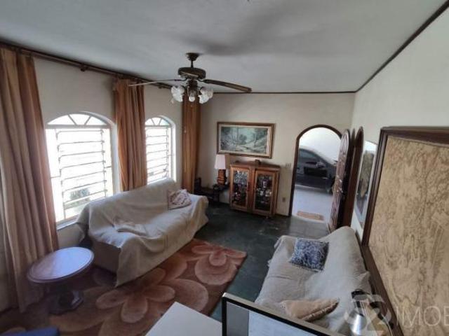 Casa para venda em Jardim Brasília de 203.00m² com 3 Quartos, 2 Suites e 4 Garagens