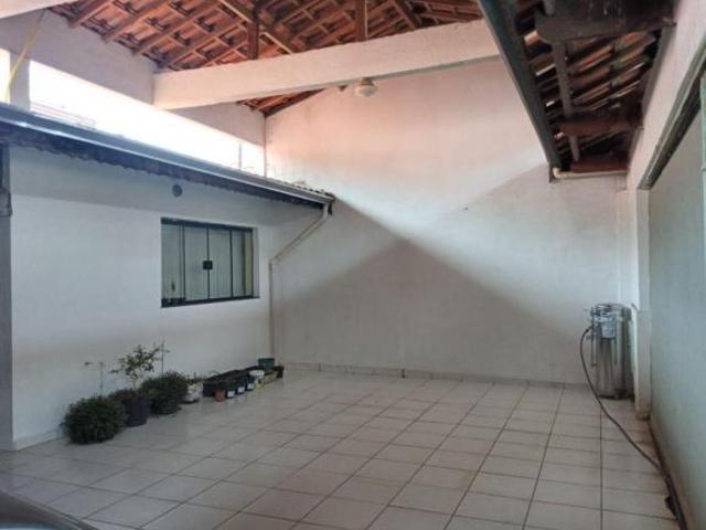 Casa para venda em Jardim Brasília de 300.00m² com 4 Quartos, 1 Suite e 6 Garagens