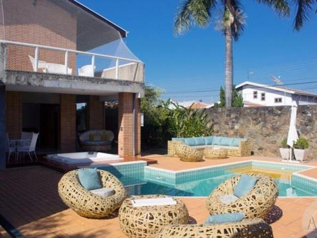 Casa para venda em Jardim Brasília de 900.00m² com 3 Quartos, 3 Suites e 4 Garagens