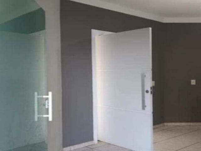 Casa para venda em Jardim Califórnia de 132.00m² com 3 Quartos, 1 Suite e 4 Garagens