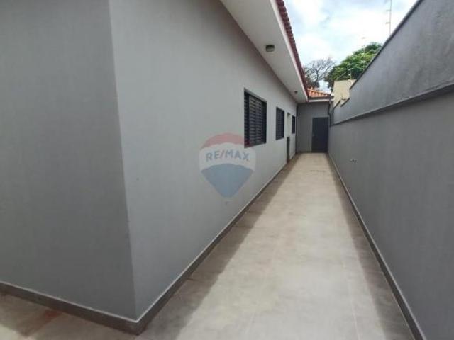 Casa para venda em Jardim Califórnia de 178.00m² com 4 Quartos, 2 Suites e 4 Garagens