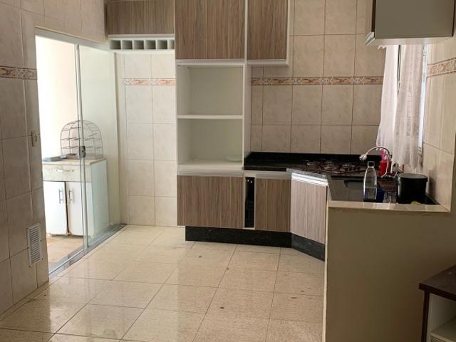 Casa para venda em Jardim Califórnia de 265.00m² com 2 Quartos e 5 Garagens