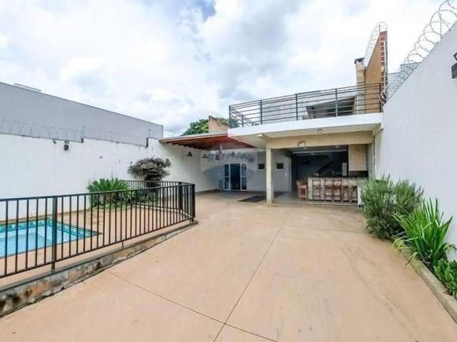 Casa para venda em Jardim Cambuí de 139.00m² com 1 Quarto e 4 Garagens