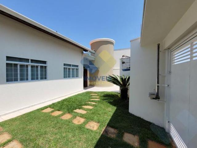 Casa para venda em Jardim Cambuí de 203.00m² com 3 Quartos, 1 Suite e 6 Garagens