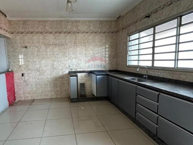 Casa para venda em Jardim Campo Belo de 200.00m² com 3 Quartos e 2 Garagens