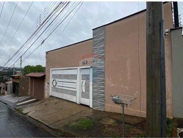 Casa para venda em Jardim Cândida de 150.00m² com 2 Quartos e 2 Garagens