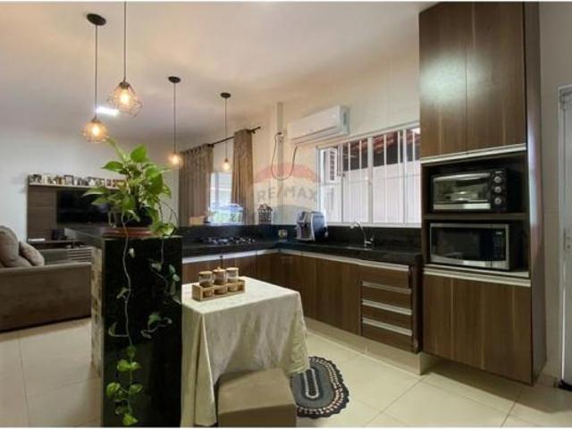 Casa para venda em Jardim Cândida de 150.00m² com 2 Quartos e 2 Garagens