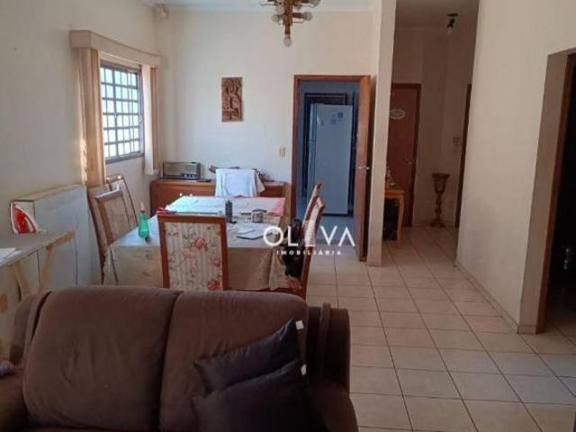 Casa para venda em Jardim Caparroz de 220.00m² com 2 Quartos e 1 Suite