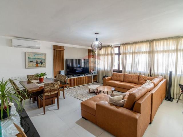Casa para venda em Jardim Carioca em Rio De Janeiro Rio de Janeiro de 242.00m² com 5 Quartos, 3 Suítes e 3 Garagens