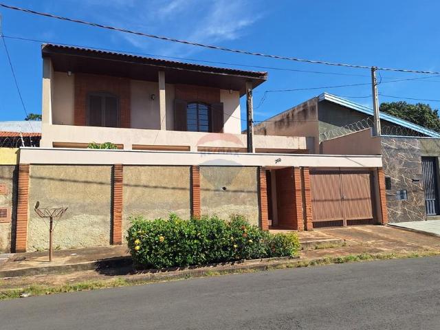 Casa para venda em Jardim Carlos Gomes em Mogi Mirim São Paulo de 240.00m² com 3 Quartos, 1 Suíte e 3 Garagens