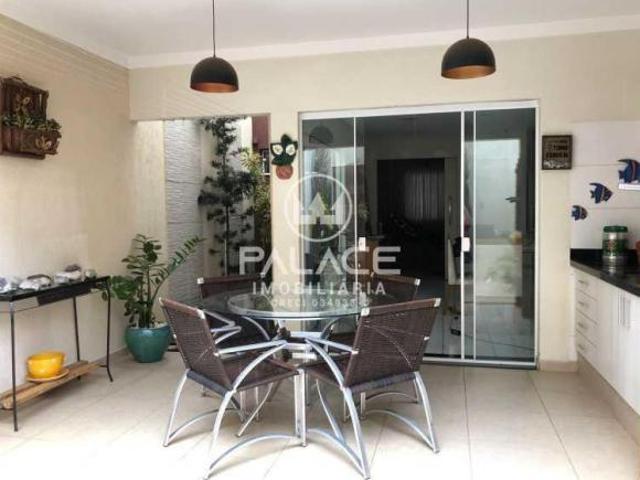 Casa para venda em Jardim Caxambu de 130.00m² com 4 Quartos, 1 Suite e 2 Garagens