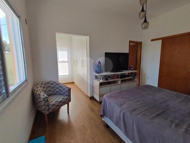 Casa para venda em Jardim Caxambu de 237.00m² com 3 Quartos, 1 Suite e 4 Garagens