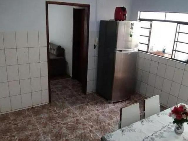 Casa para venda em Jardim Celani de 90.00m² com 2 Quartos e 3 Garagens