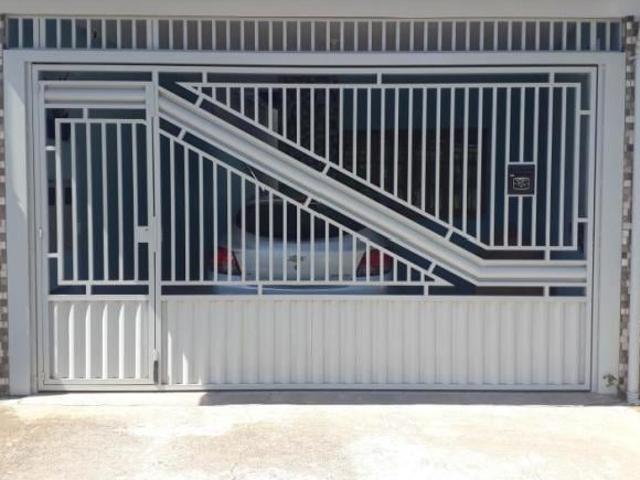 Casa para venda em Jardim Celeste de 204.00m² com 3 Quartos, 1 Suite e 2 Garagens