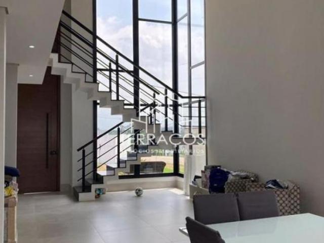 Casa para venda em Jardim Celeste de 233.00m² com 3 Quartos, 3 Suites e 4 Garagens
