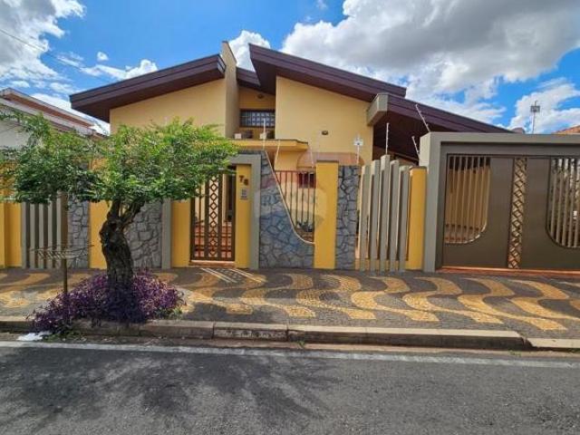 Casa para venda em Jardim Centenário de 130.00m² com 3 Quartos, 1 Suite e 4 Garagens