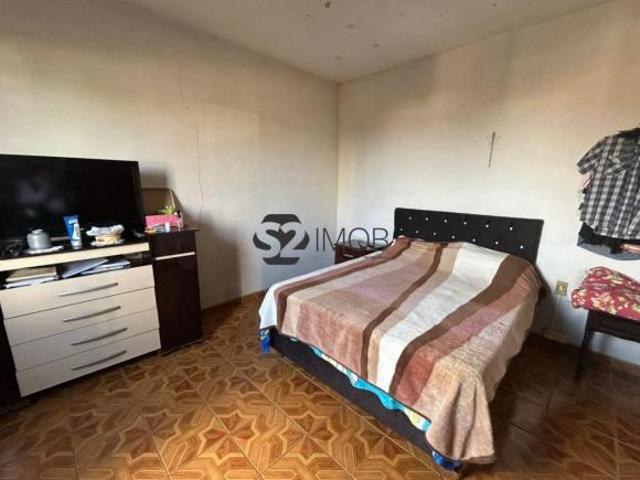 Casa para venda em Jardim Centenário de 200.00m² com 3 Quartos e 2 Garagens