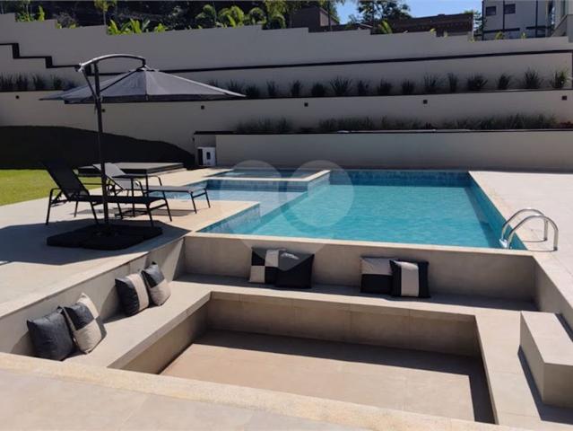 Casa para venda em Jardim Centro Cívico em Sarandi Paraná de 1016.00m² com 4 Quartos, 4 Suítes e 6 Garagens