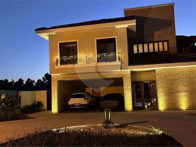 Casa para venda em Jardim Centro Cívico em Sarandi Paraná de 450.00m² com 5 Quartos, 5 Suítes e 4 Garagens