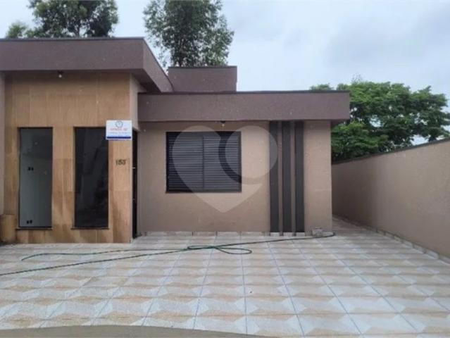 Casa para venda em Jardim Centro Cívico em Sarandi Paraná de 74.00m² com 3 Quartos, 1 Suíte e 4 Garagens