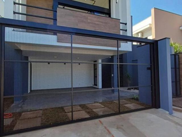 Casa para venda em Jardim Chácara Dos Pinheiros de 170.00m² com 3 Quartos, 1 Suite e 2 Garagens