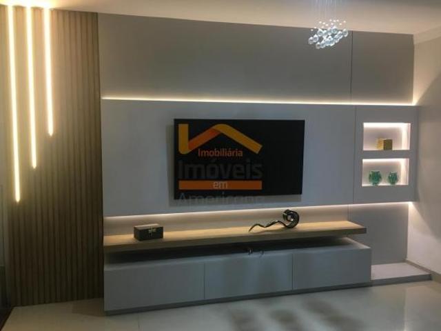 Casa para venda em Jardim Colina de 222.00m² com 3 Quartos, 1 Suite e 4 Garagens