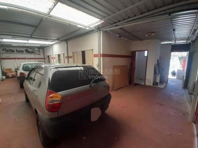 Casa para venda em Jardim Das Estações vila Xavier de 159.00m² com 3 Quartos, 1 Suite e 2 Garagens