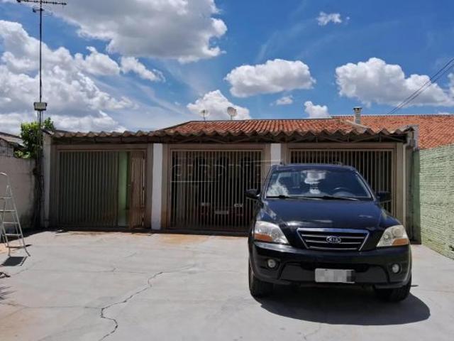 Casa para venda em Jardim Das Estações vila Xavier de 180.00m² com 3 Quartos, 1 Suite e 7 Garagens