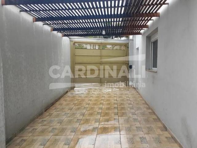 Casa para venda em Jardim Das Estações vila Xavier de 109.00m² com 2 Quartos, 1 Suite e 3 Garagens
