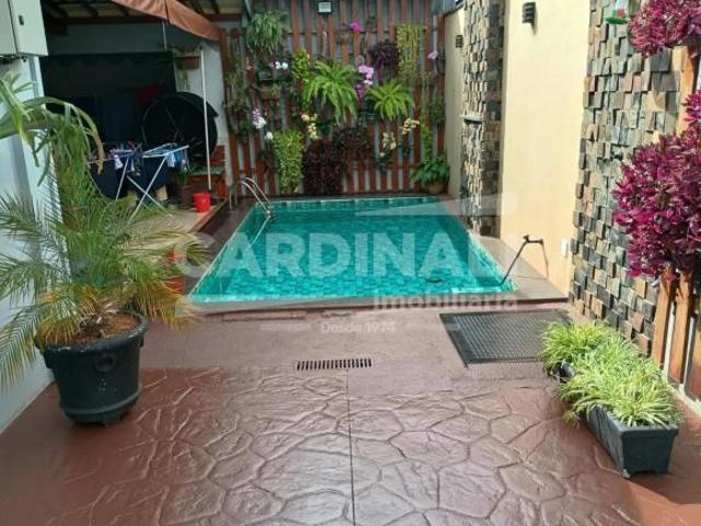 Casa para venda em Jardim Das Estações vila Xavier de 240.00m² com 3 Quartos, 1 Suite e 3 Garagens