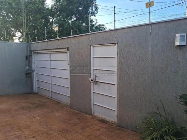 Casa para venda em Jardim Das Estações vila Xavier de 353.00m² com 3 Quartos, 1 Suite e 2 Garagens