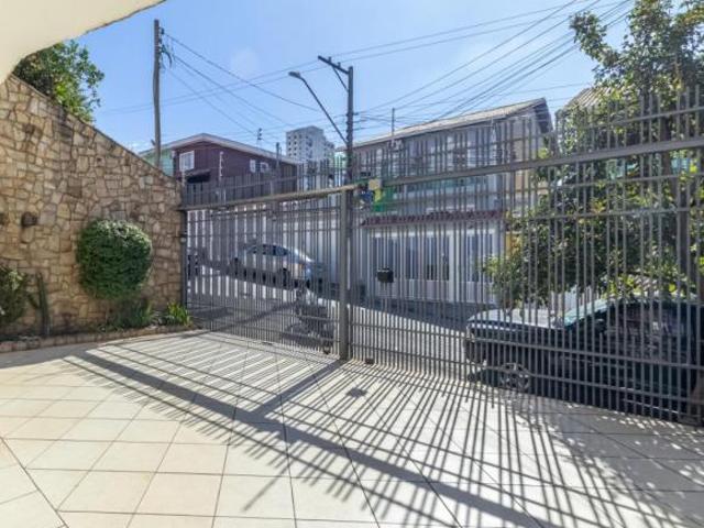 Casa para venda em Jardim das Flores com 3 quartos, sendo 1 suíte, 337m²