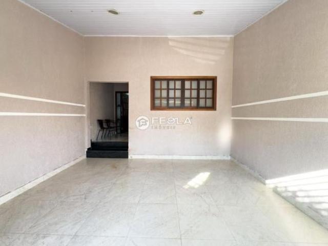 Casa para venda em Jardim Das Laranjeiras de 126.00m² com 3 Quartos, 1 Suite e 2 Garagens