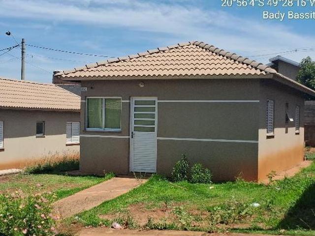 Casa para venda em Jardim Das Palmeiras 3 de 200.00m² com 2 Quartos