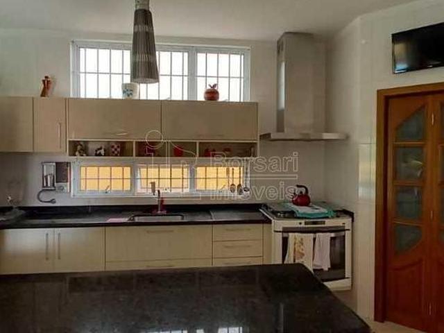 Casa para venda em Jardim Das Roseiras de 283.00m² com 3 Quartos, 1 Suite e 6 Garagens