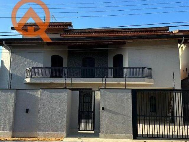 Casa para venda em Jardim De Itapoan de 396.06m² com 4 Quartos, 3 Suites e 5 Garagens