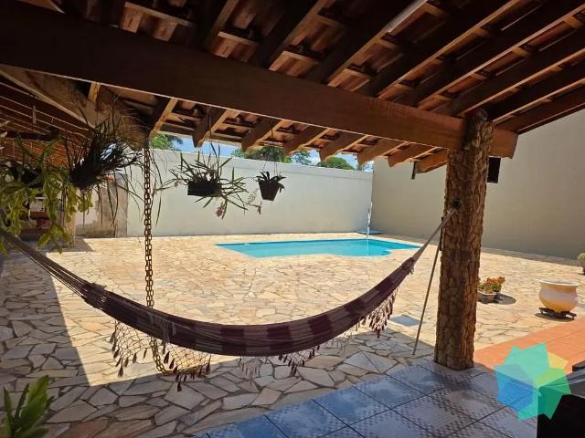 Casa para venda em Jardim D'icaraí em Salto São Paulo de 263.00m² com 3 Quartos, 1 Suíte e 4 Garagens
