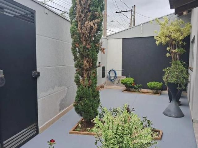Casa para venda em Jardim Diamante de 173.00m² com 3 Quartos, 1 Suite e 2 Garagens