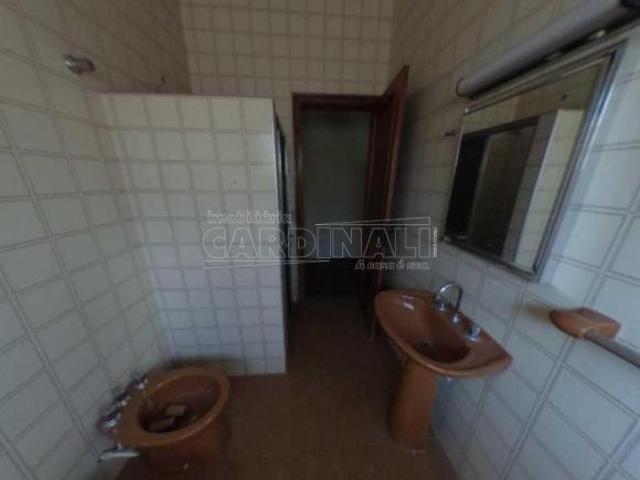 Casa para venda em Jardim Do Carmo de 188.00m² com 5 Quartos, 1 Suite e 2 Garagens
