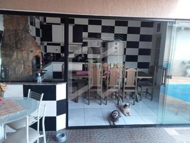 Casa para venda em Jardim Do Carmo de 234.00m² com 3 Quartos, 2 Suites e 3 Garagens