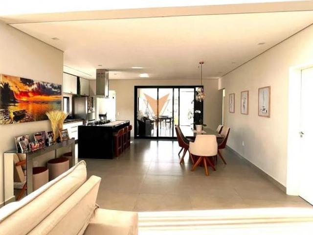 Casa para venda em Jardim Do Golf I de 10.00m² com 4 Quartos, 4 Suites e 4 Garagens