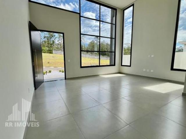 Casa para venda em Jardim Do Golf I de 270.00m² com 4 Quartos, 4 Suites e 4 Garagens