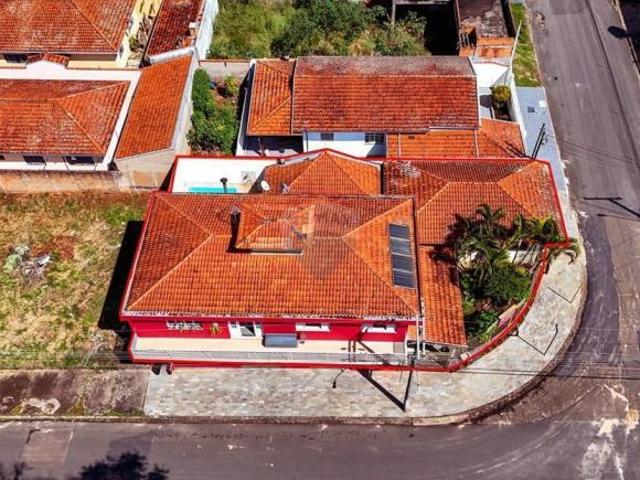 Casa para venda em Jardim Do Lago de 351.00m² com 3 Quartos, 1 Suite e 2 Garagens