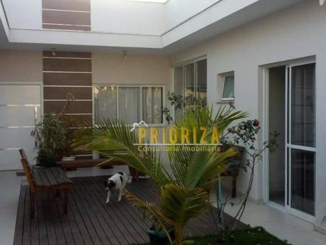 Casa para venda em Jardim Do Paço de 191.00m² com 3 Quartos, 1 Suite e 4 Garagens