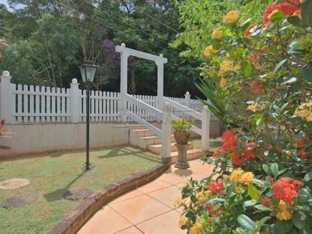 Casa para venda em Jardim Do Sol de 180.00m² com 3 Quartos, 1 Suite e 2 Garagens